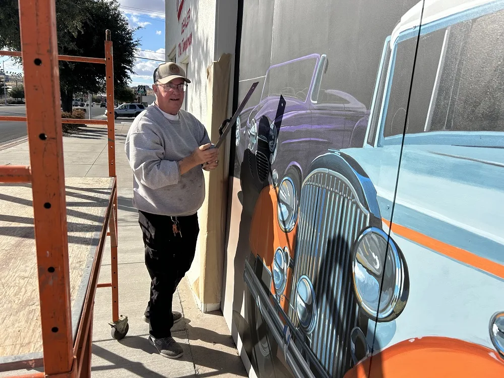 Muralist Ray Harvey returns to Kingman to add more color - The Standard ...