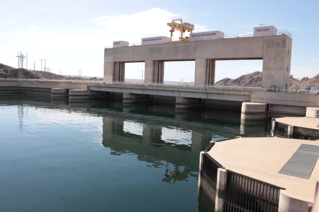 Davis Dam opens to public for first time since 9/11 on Public Lands Day ...